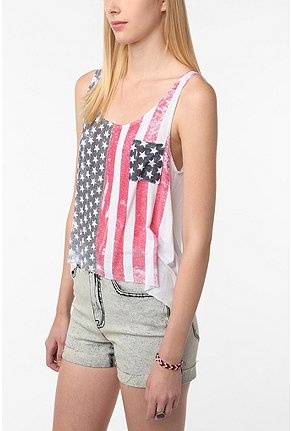 Best Ways to Wear the American Flag this 4th July - Galore