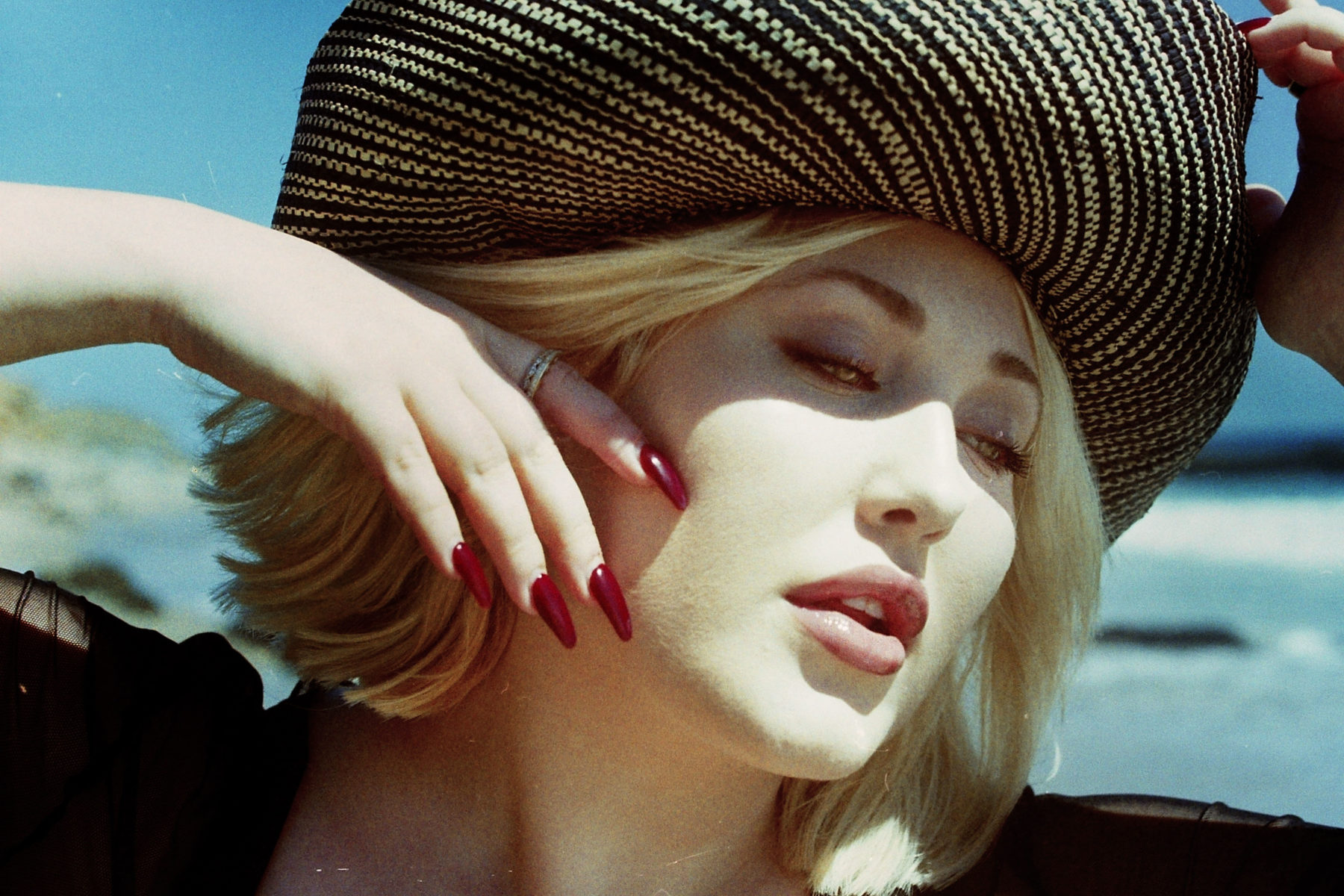 Hayley Hasselhoff has summertime goddess in her DNA - Galore