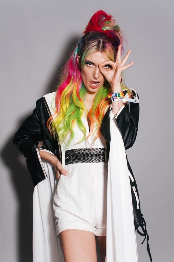 Dani Thorne, aka COM3T, is the modern hippie DJ of your dreams