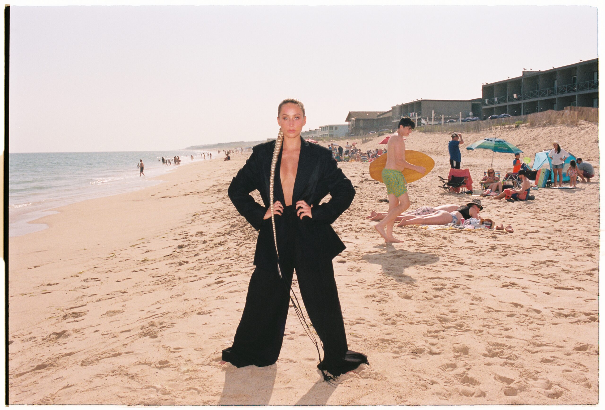ALIX EARLE IS TAKING THE BEAUTY WORLD BY STORM - Galore