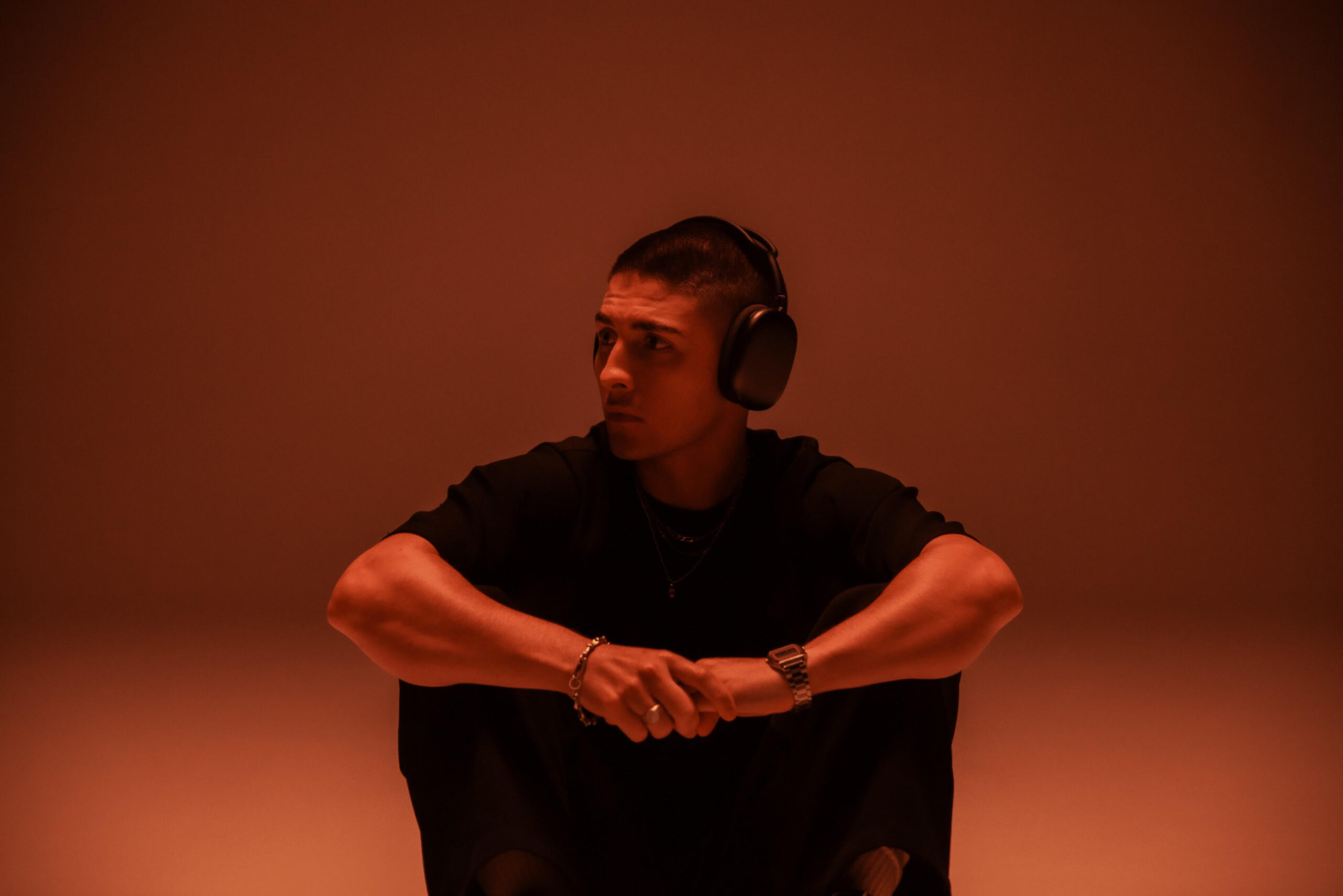 ALEX PONCE MUESTRA SU EVOLUCIÓN MUSICAL CON RUIDO, EL SILENCIO Y YO ...