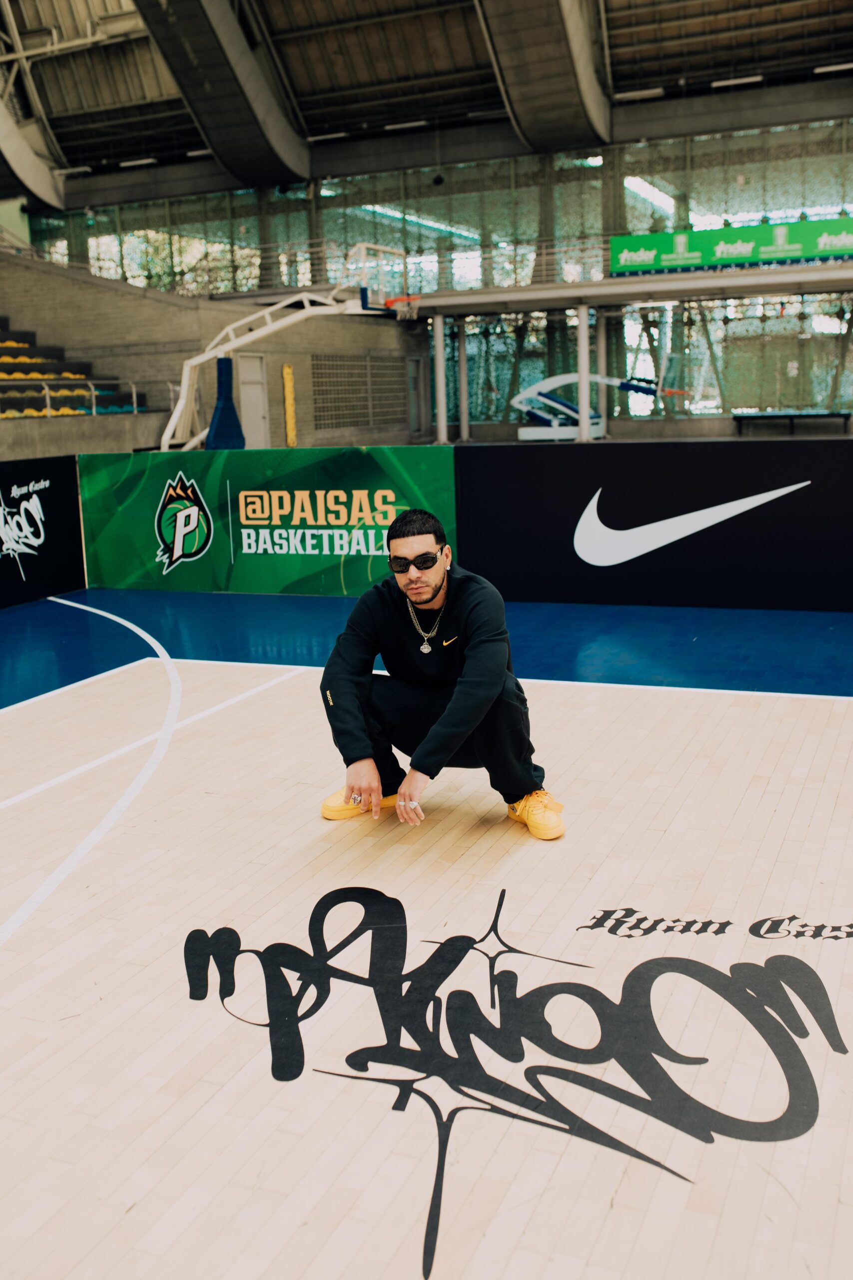 Ryan Castro: El Rey del Reggaetón Ahora Conquista la Cancha - Galore