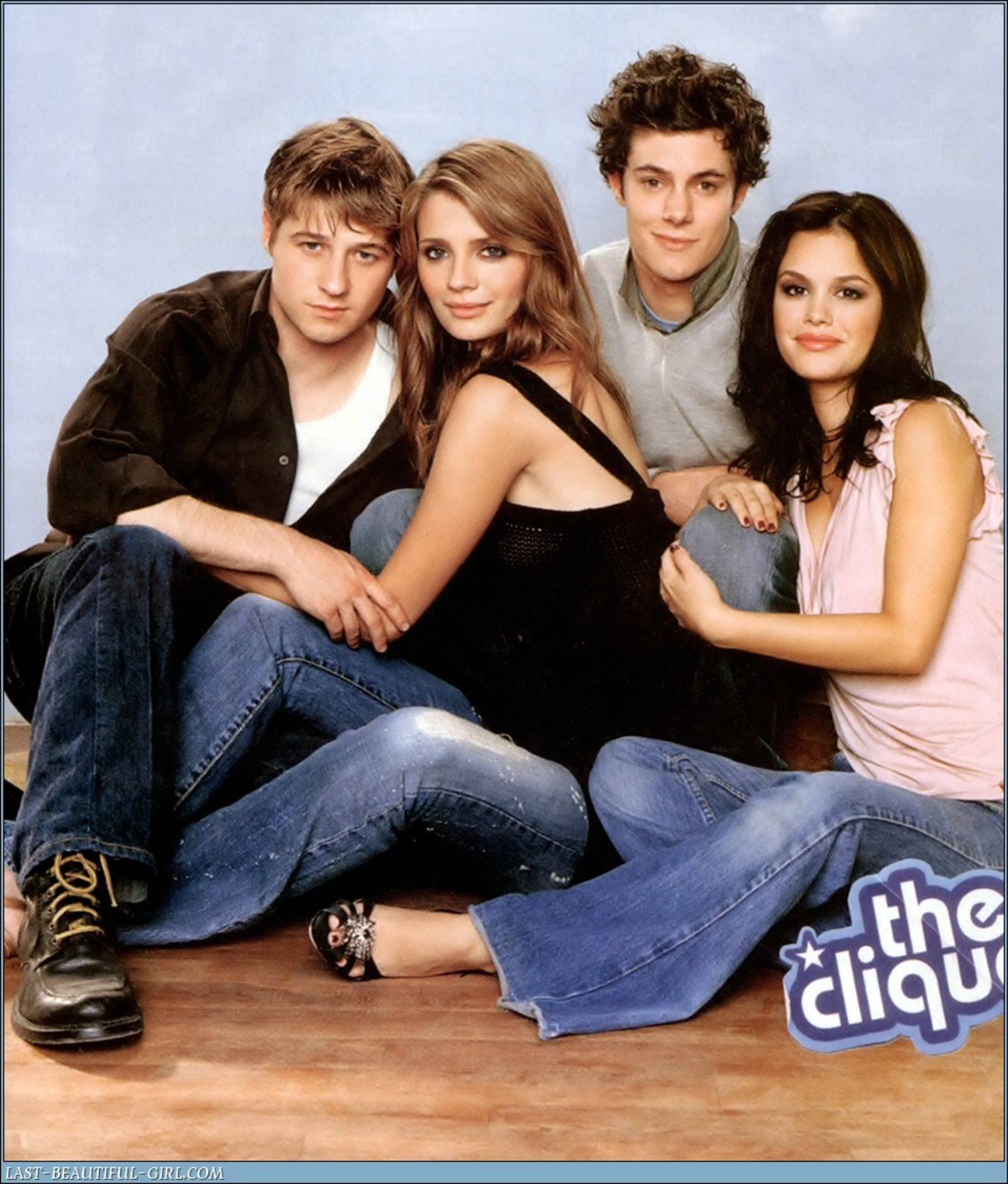 11 Embarrassing Cast Photos From 2000s TV Shows