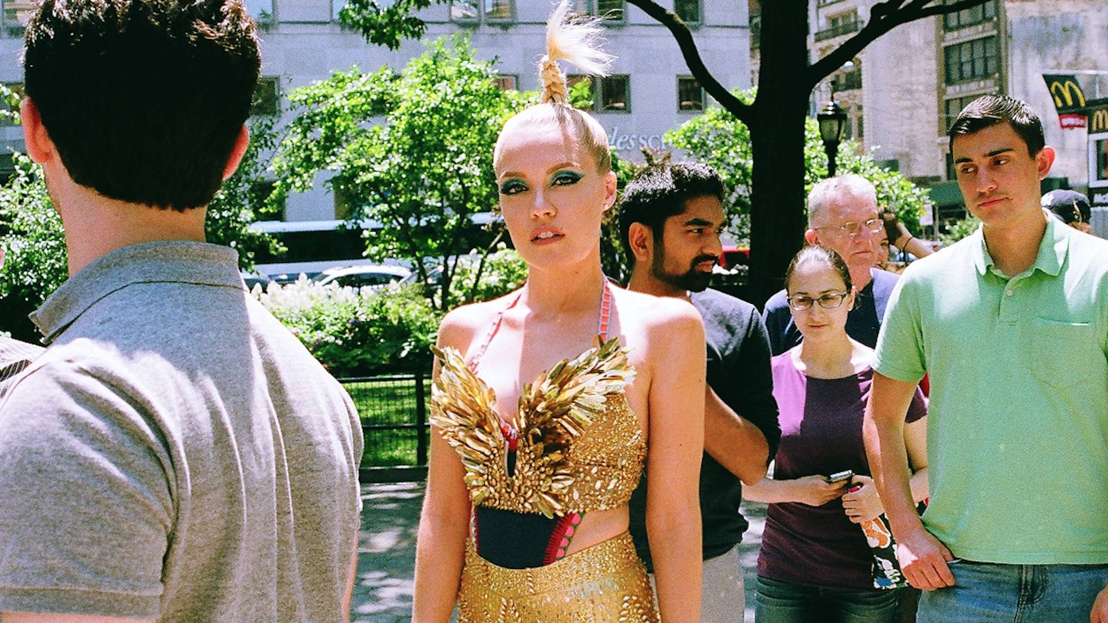 Eden XO's New Single Proves Gold Can Stay in 'El Barrio' - Galore