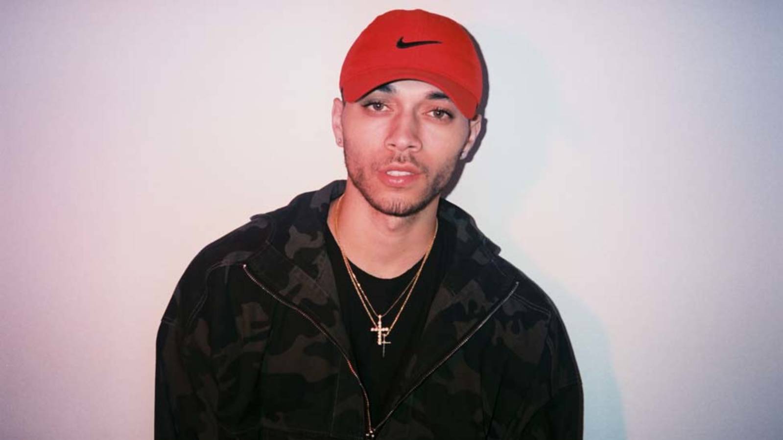 This R&B Hottie Admits Being a "Bad Texter" Is Bullshit - Galore